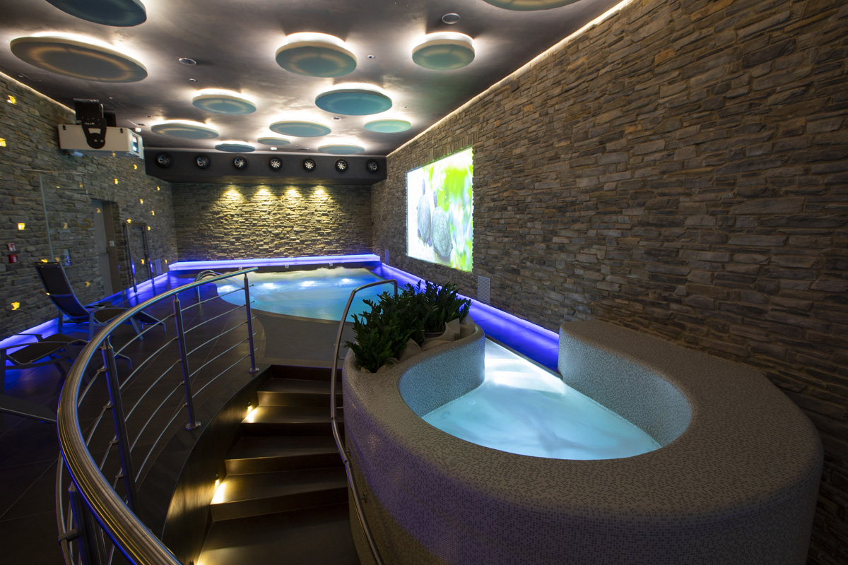 R Collection Hotels. Forget me not. - we:ll magazine